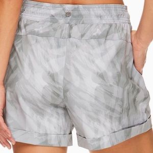 GAIAM | Shorts | Gaiam Stretch Cuffed Woven Short Size L | Poshmark